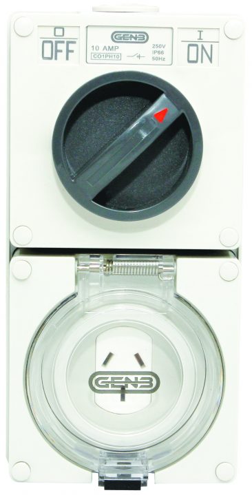 SWITCHED SOCKET OUTLET 250V 15 AMP 3 FLAT PIN IP66 - Uniquip Electrical