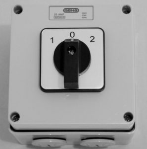 SWITCH SQUARE TYPE CHANGE OVER 500V 20AMP 3 POLE IP66 - Uniquip Electrical