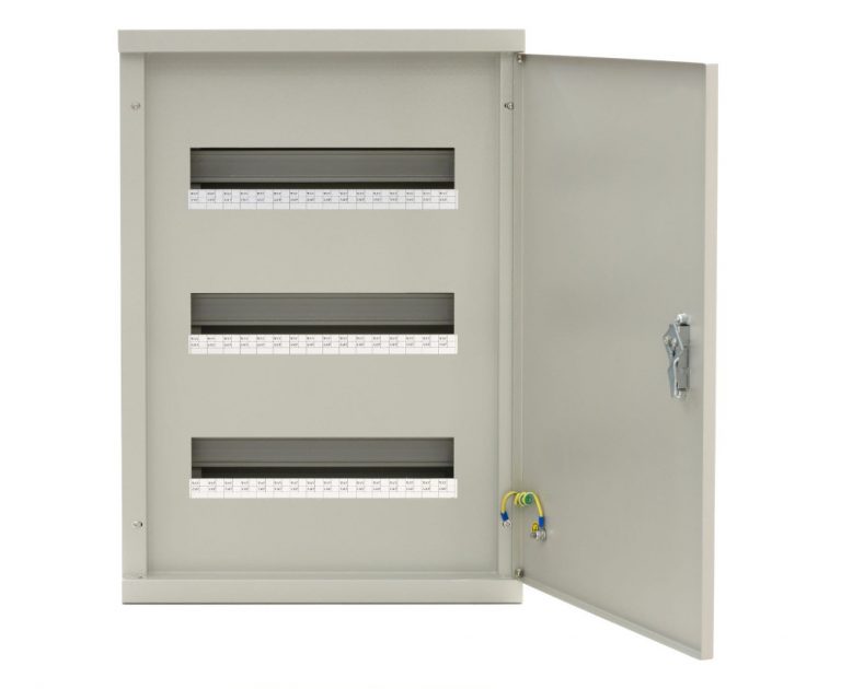 CM348 48 POLE METAL LOAD CENTRE EUREKA IP42 - Uniquip Electrical